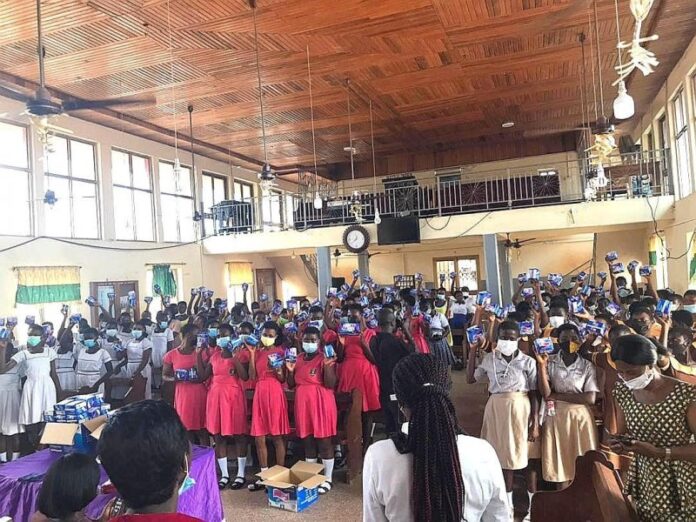 Glowlink donates sanitary pads to school girls at Jacobu - Sweet ...